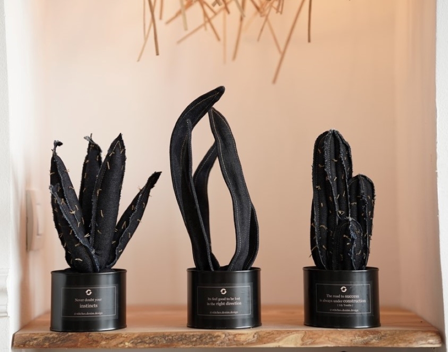 The Stitches - אודות - The Stitches